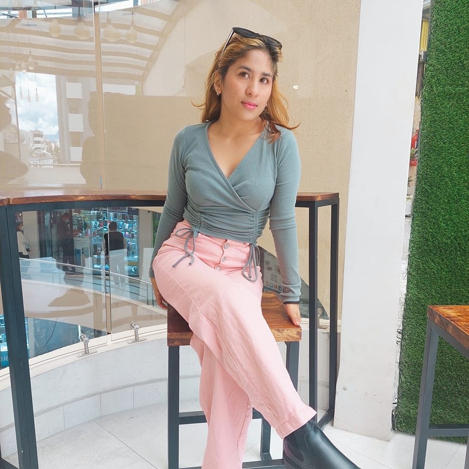 BIANCA ROMINA – Medium
