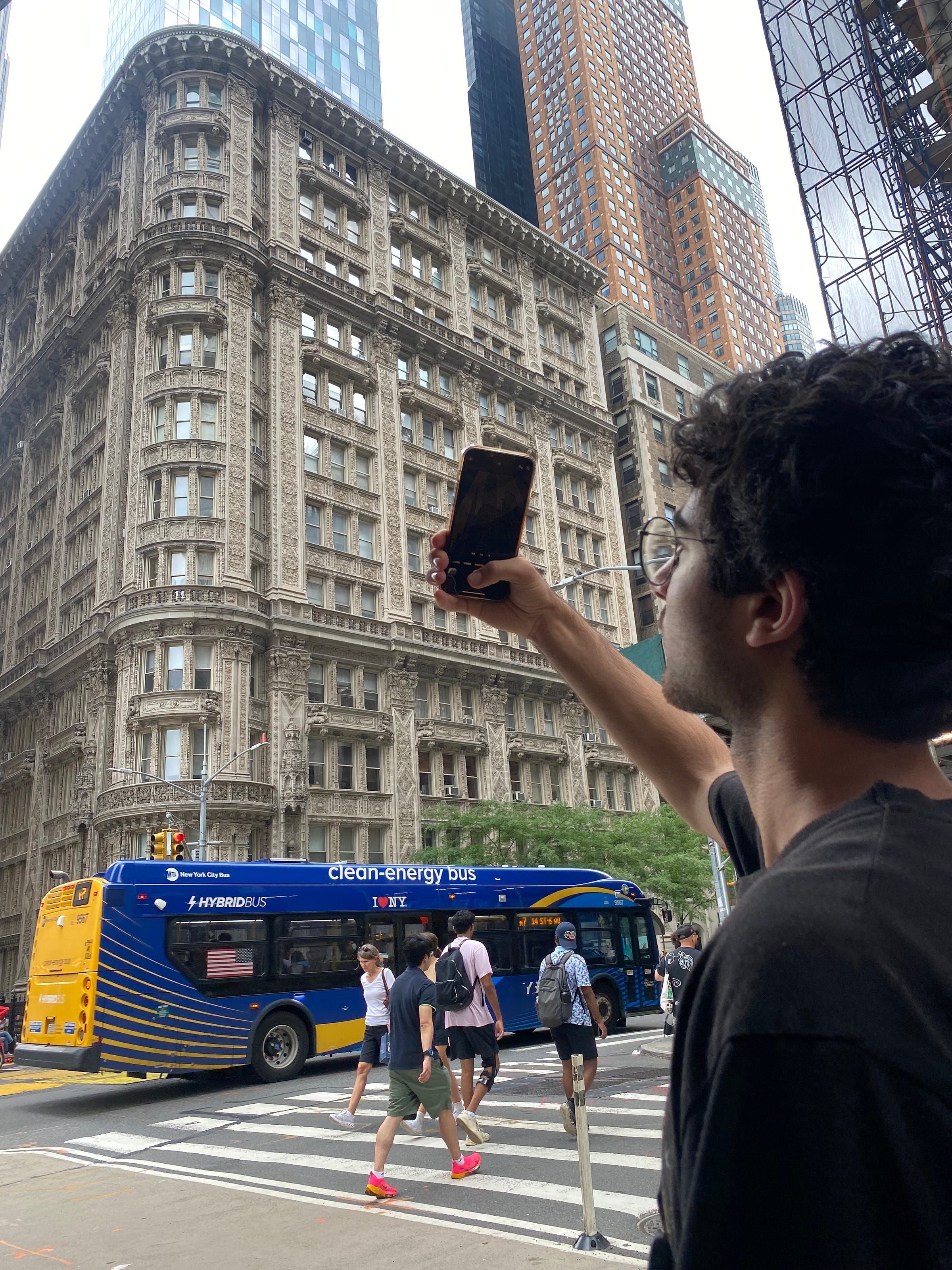 Bilal Benouna – Medium