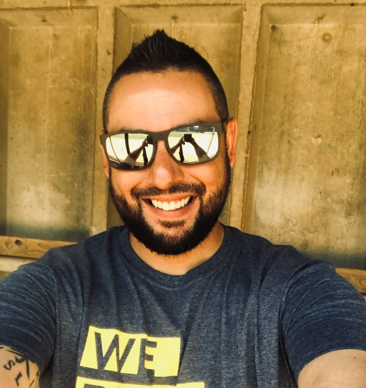 Ronnie Morales – Medium