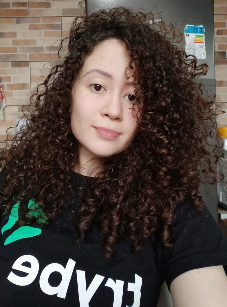 Isabela Azevedo – Medium