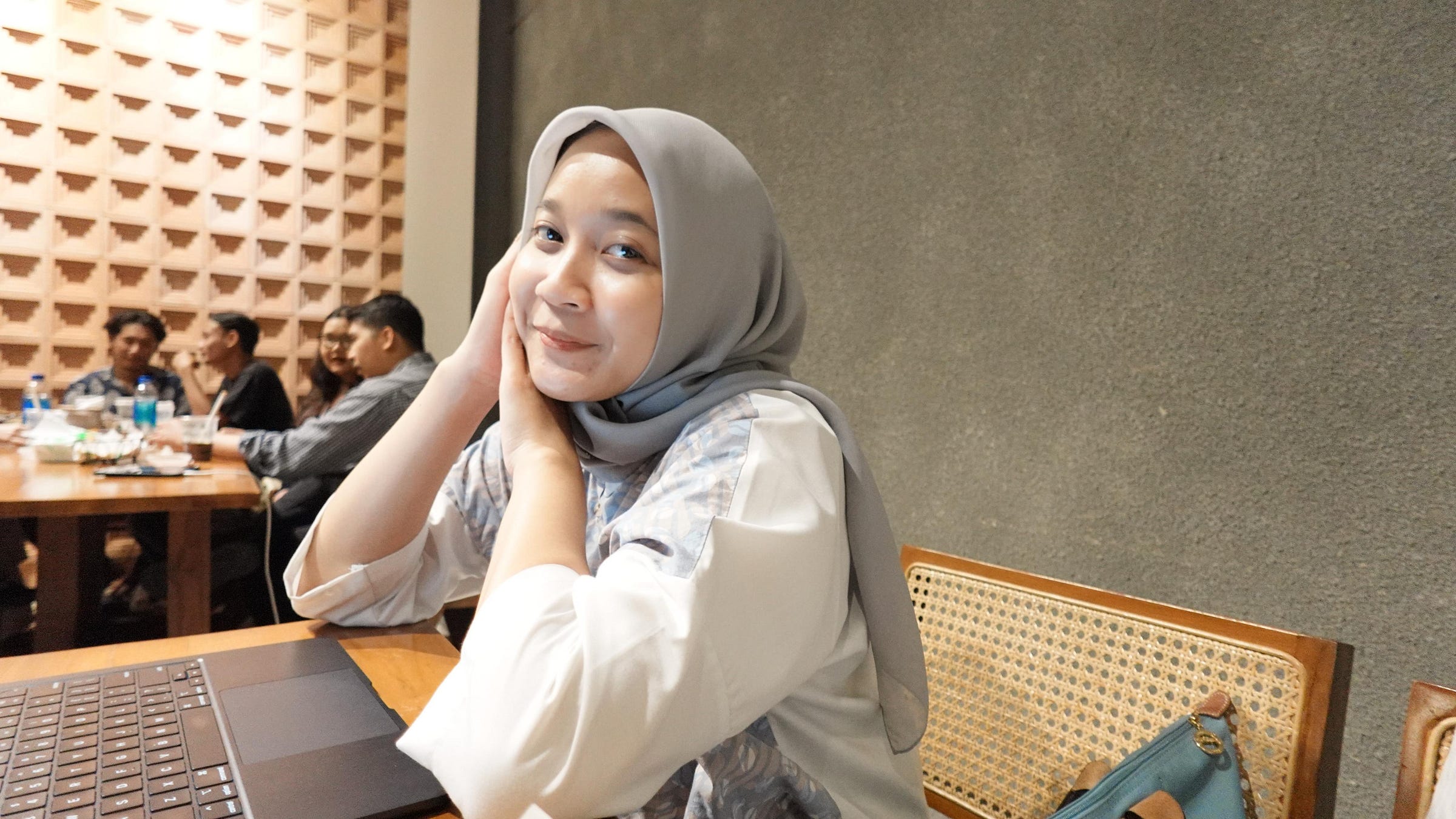 Tirsa Aulia – Medium