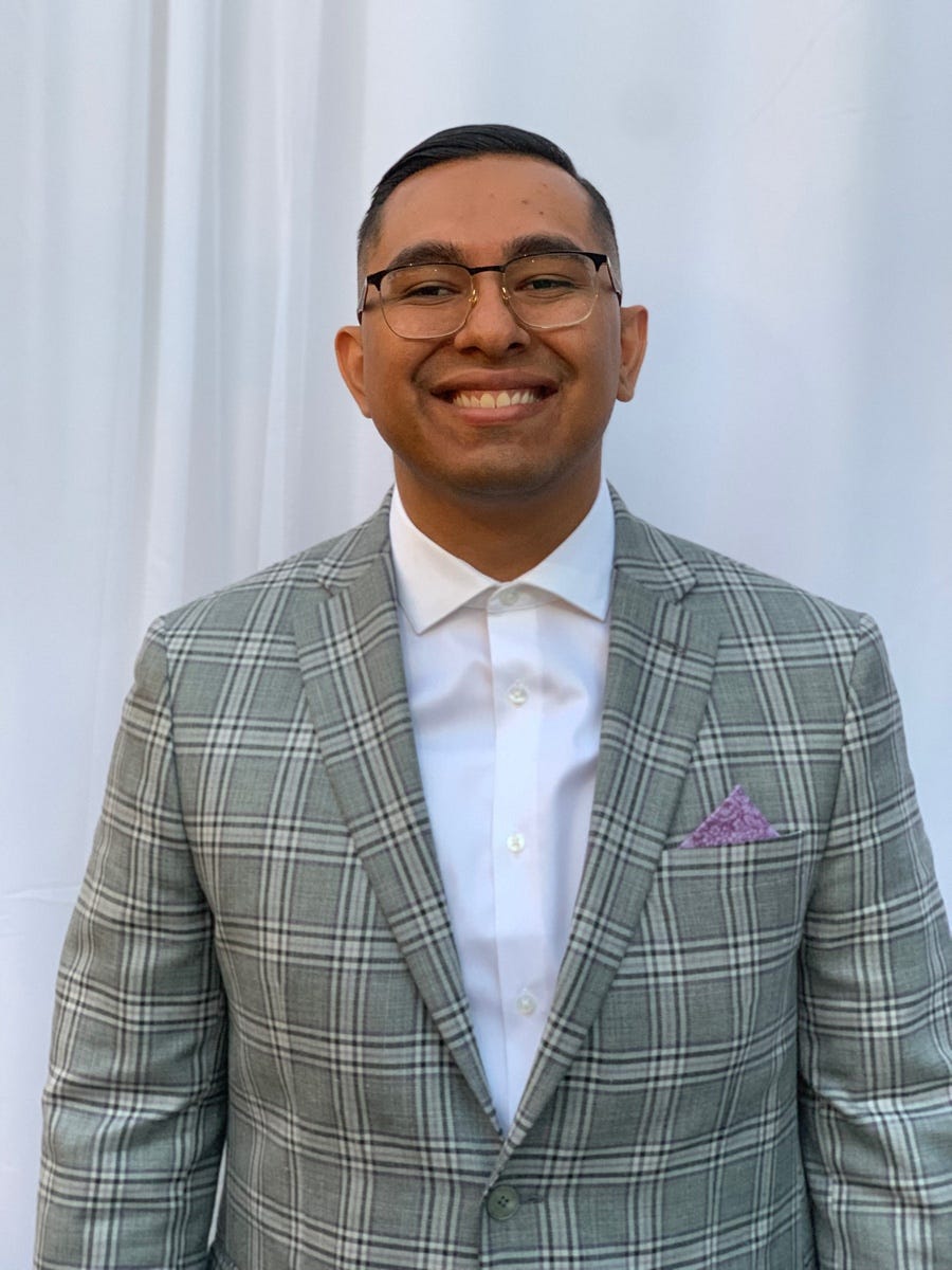 Ariel Valencia – Medium