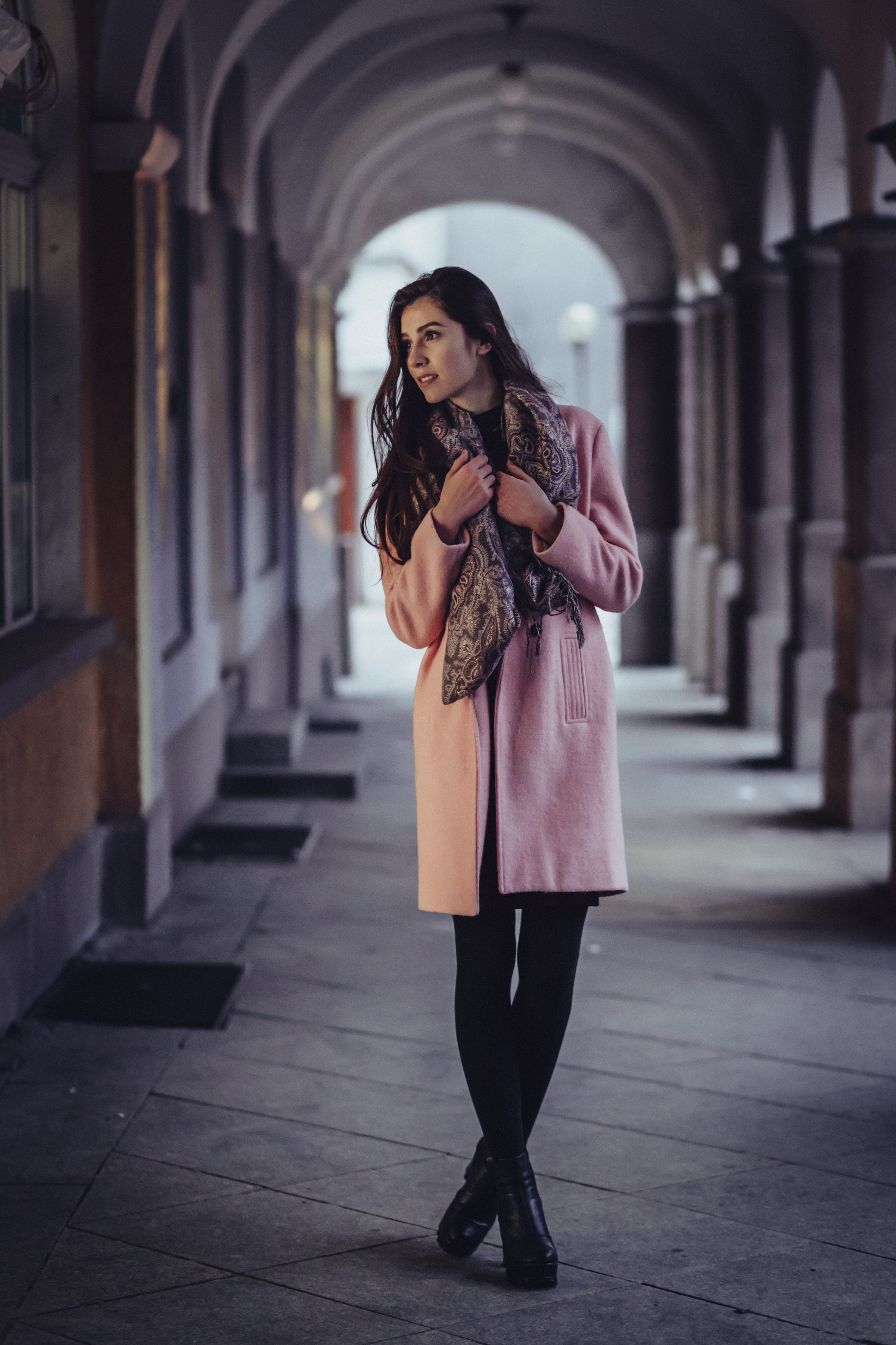 Carina Grey – Medium