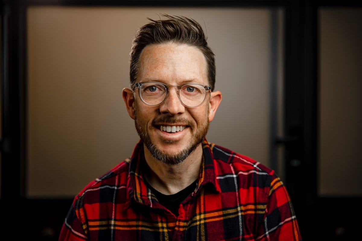 Peter Larson – Medium