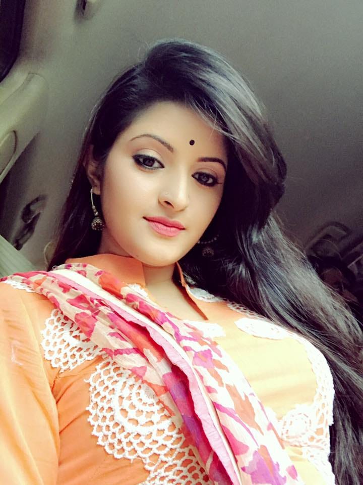 Divya Mukherjee – Medium