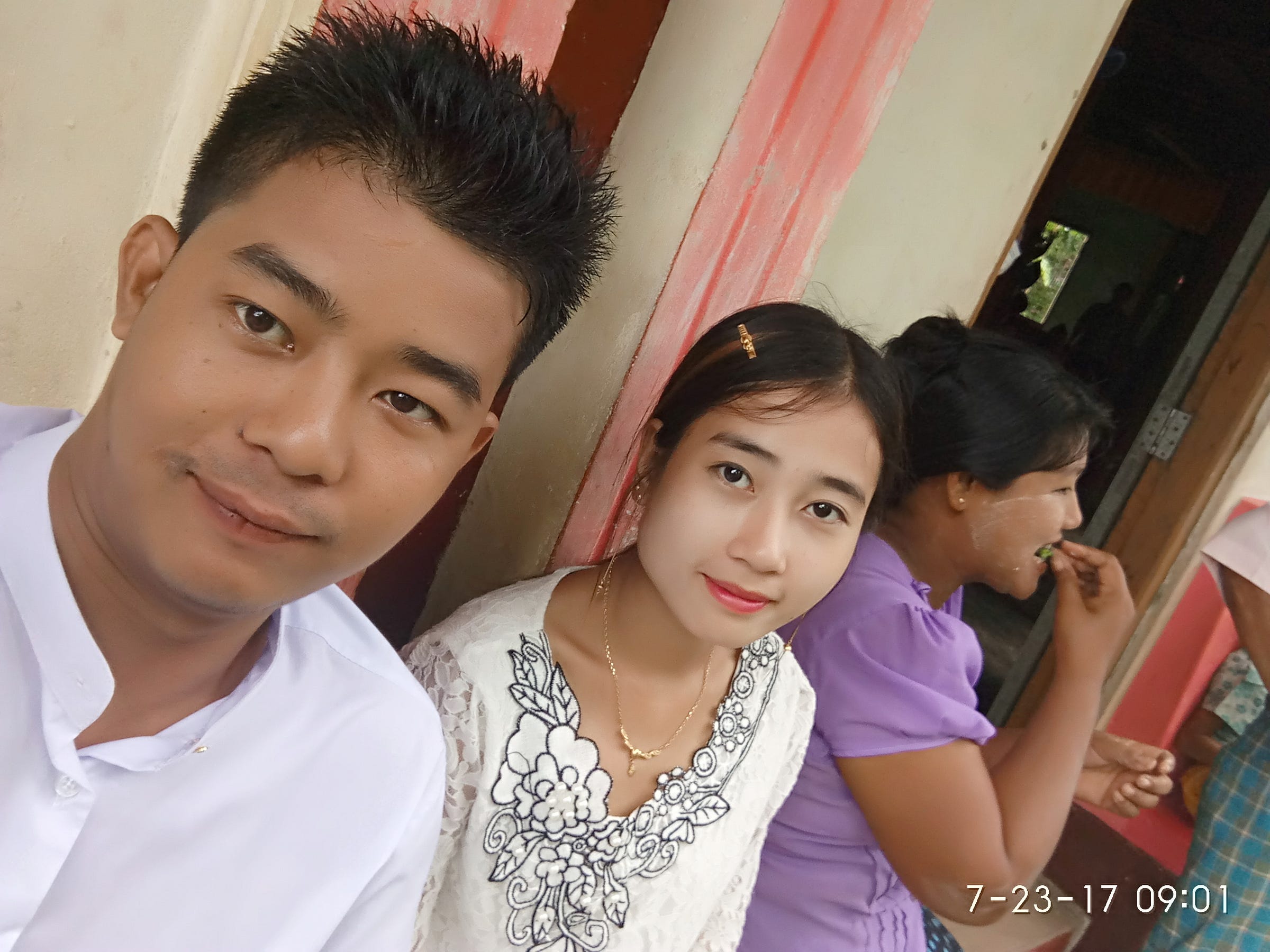 Zar Ni Aung – Medium