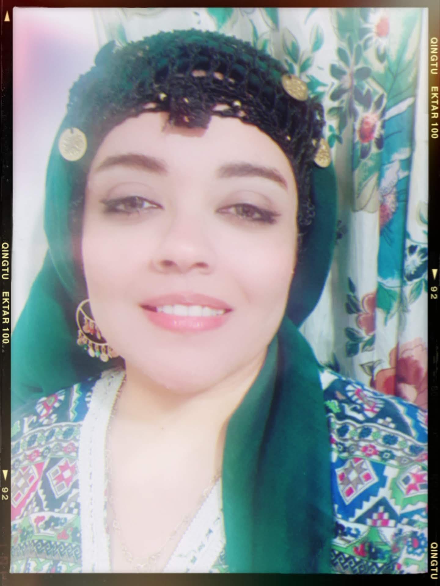 Mai Abbas – Medium