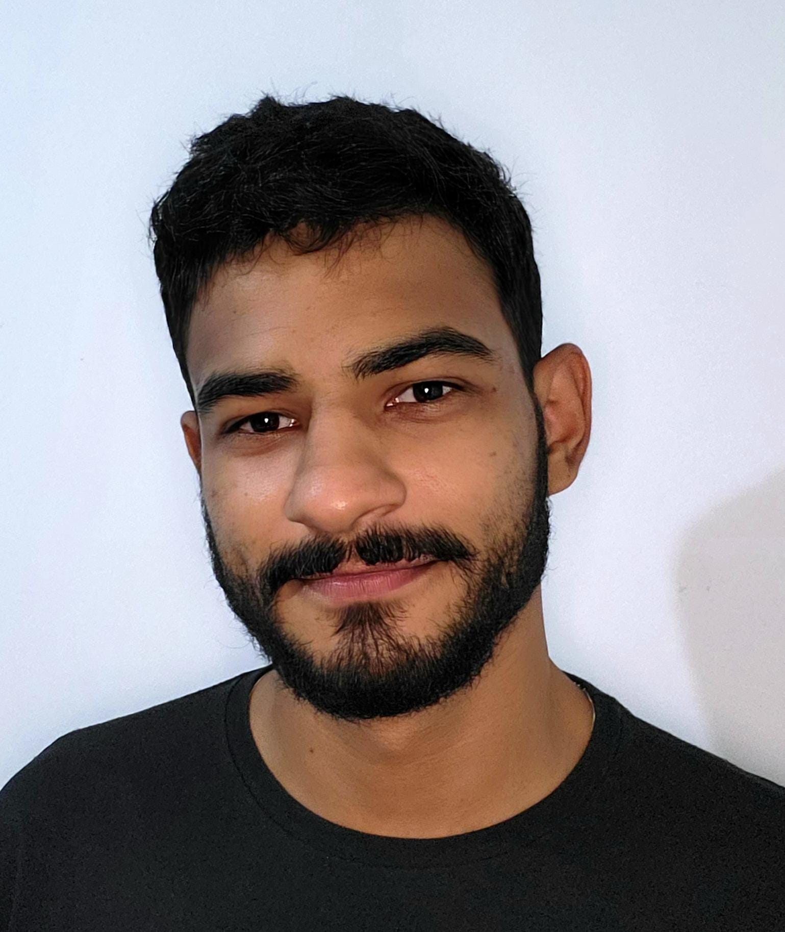 Gabriel Caldas – Medium