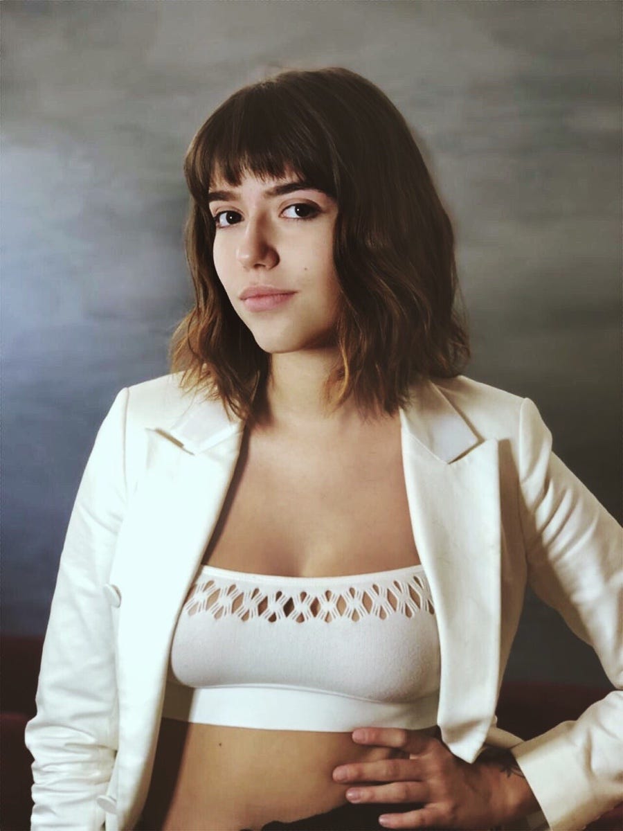 Isadora Bergoli – Medium