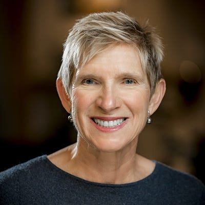 Elizabeth Cholawsky – Medium