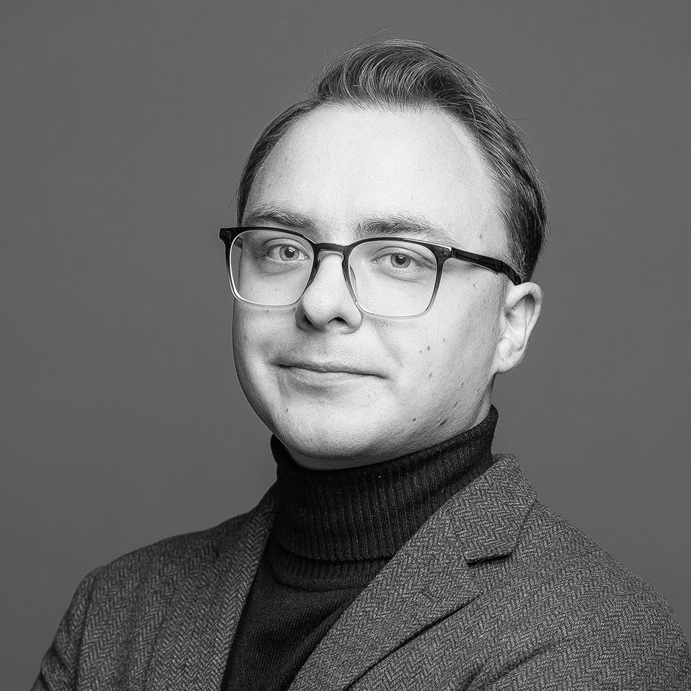 Viktor Paskar – Medium