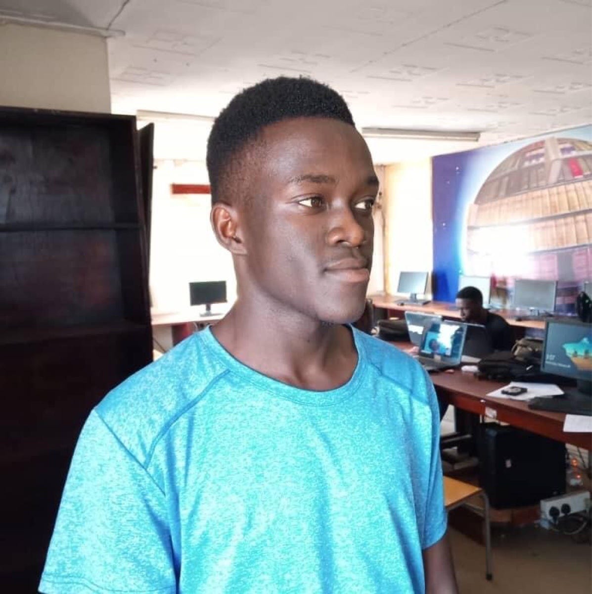 Aaron Nevalinz™ – Medium