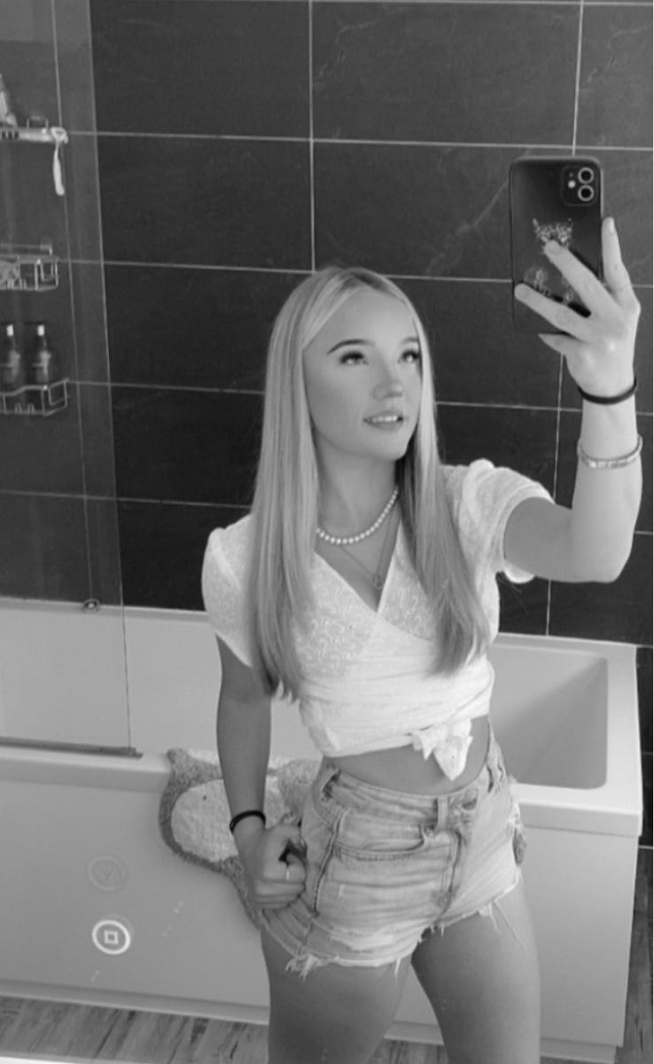 Evie Dyer – Medium