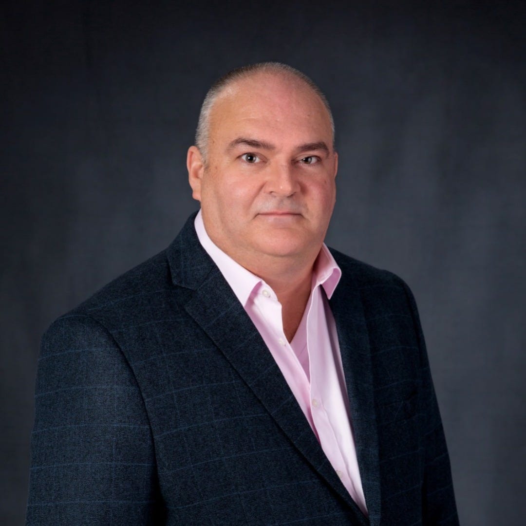 Christopher Nial – Medium