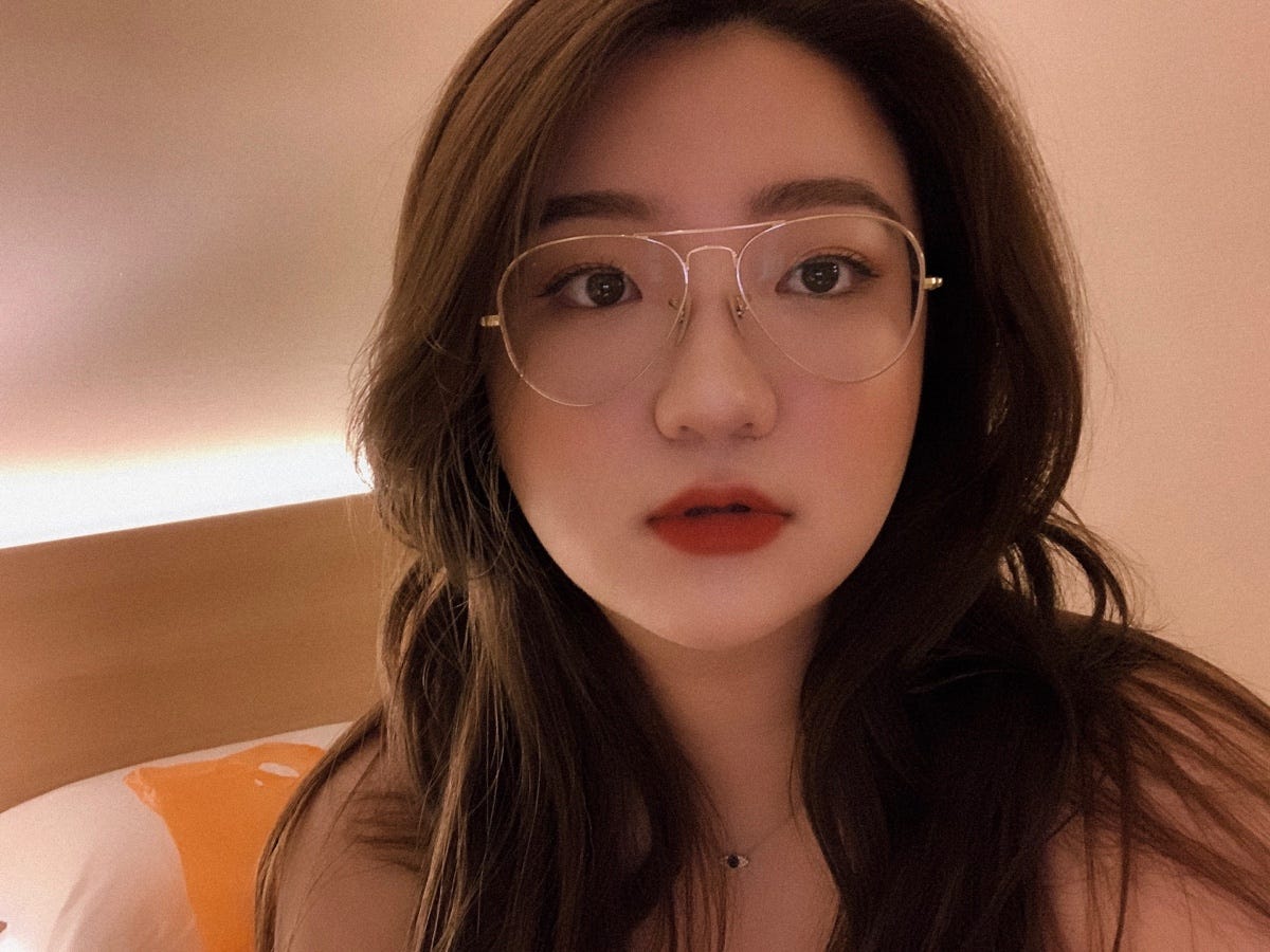 Crystal Li – Medium