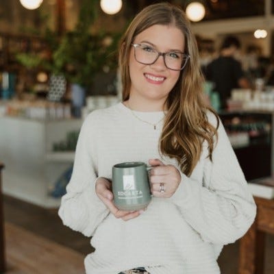 Nicole Poff – Medium