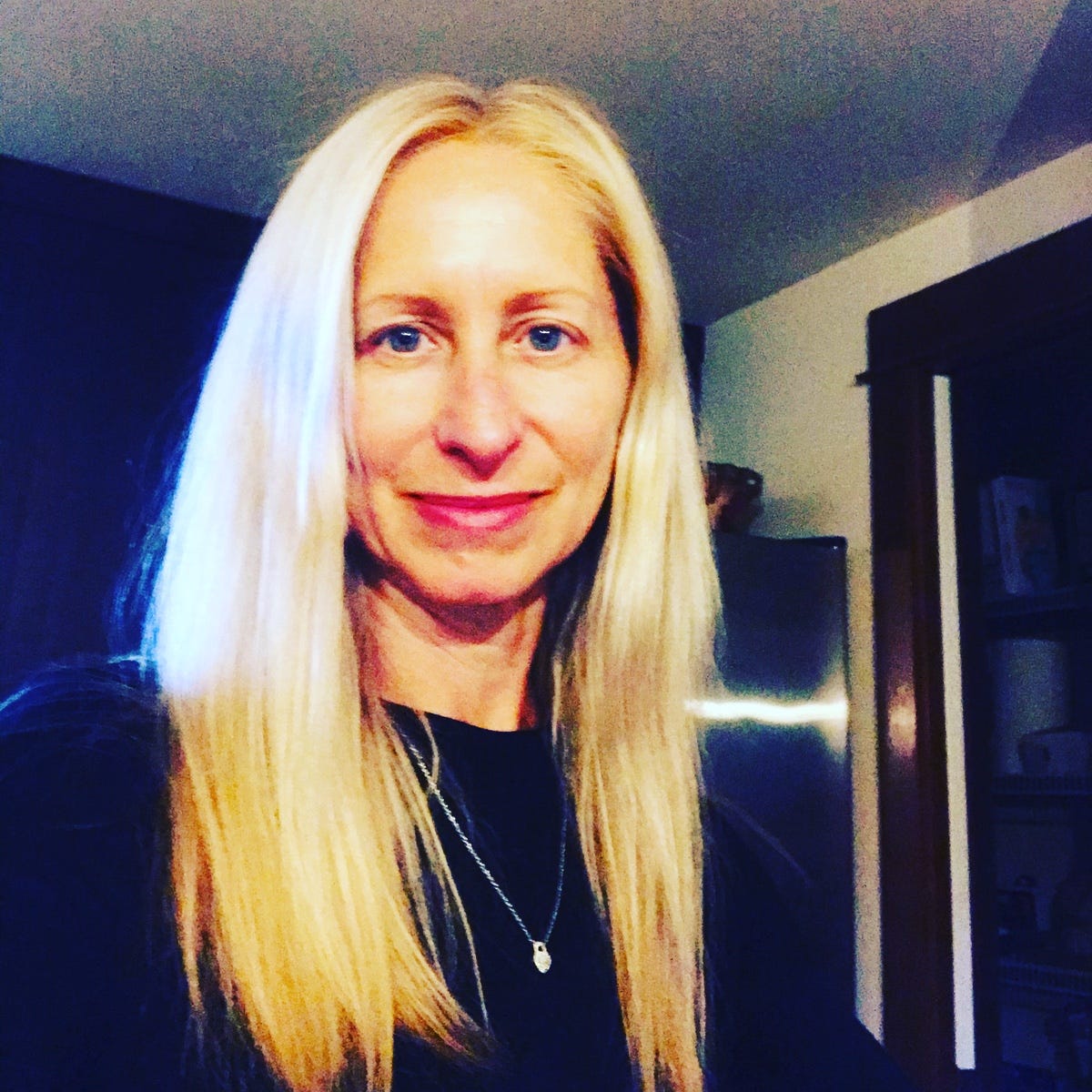 Lisa Ballatore Champagne – Medium