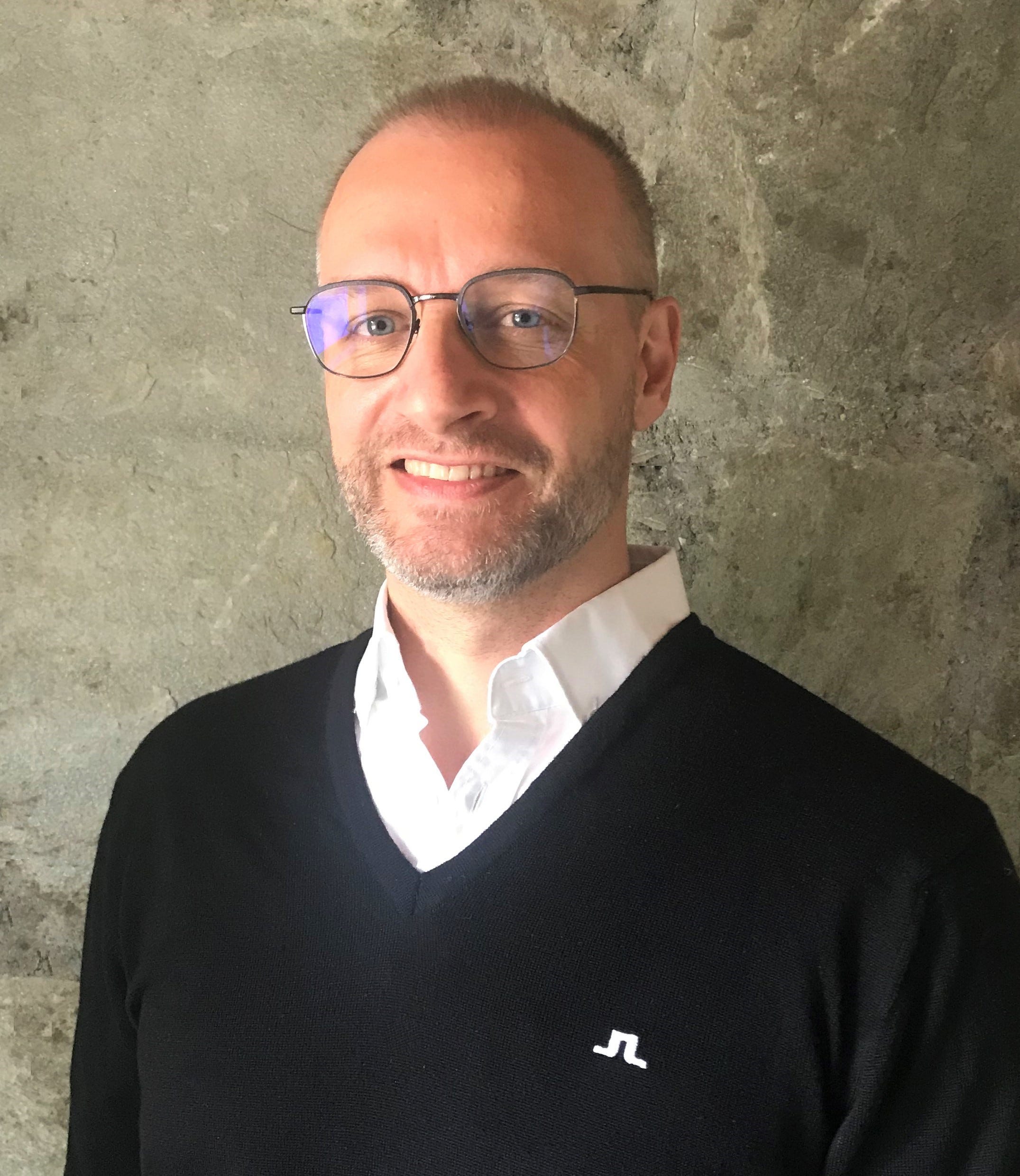 Soeren Lueders – Medium