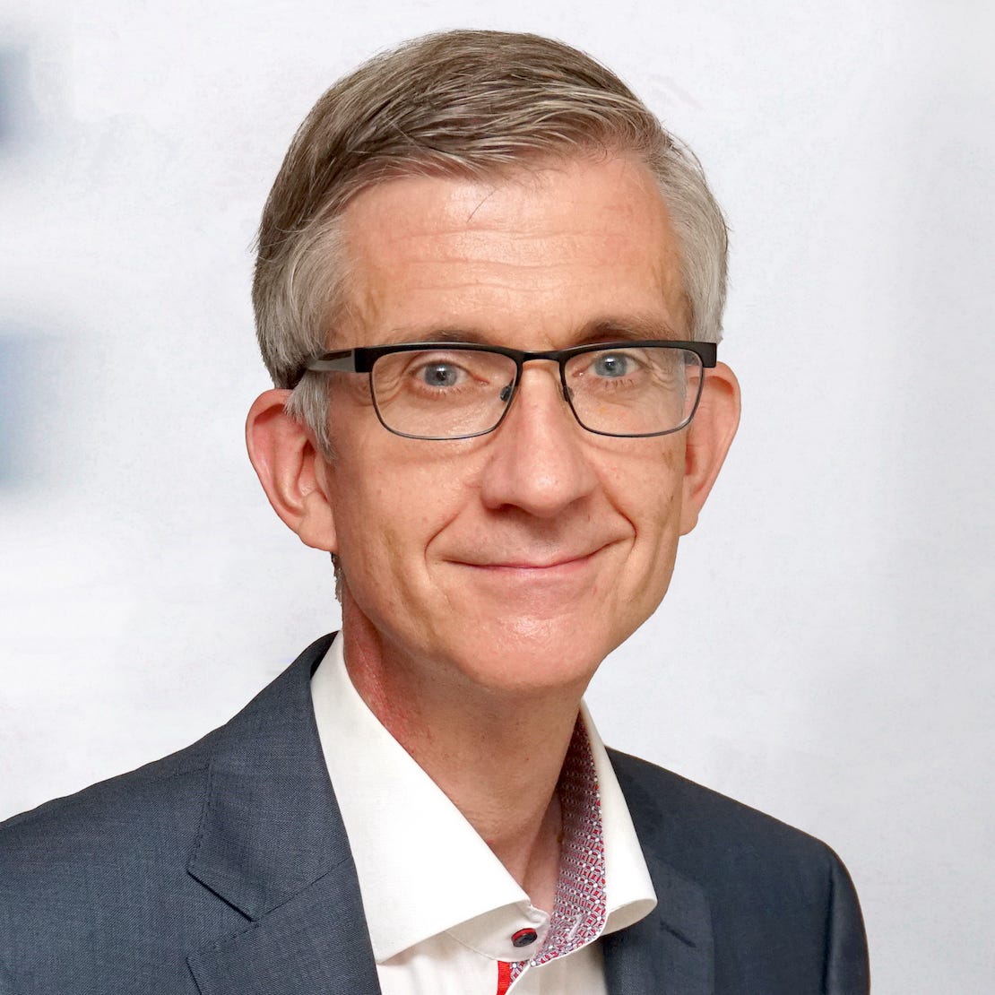 Sebastian Schiller Medium