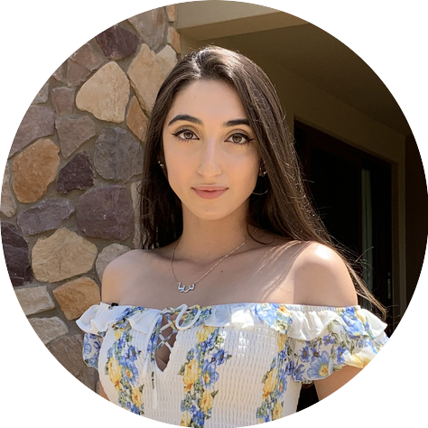 Darya Kaviani – Medium
