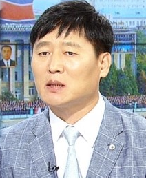 Guang-jin Kim – Medium