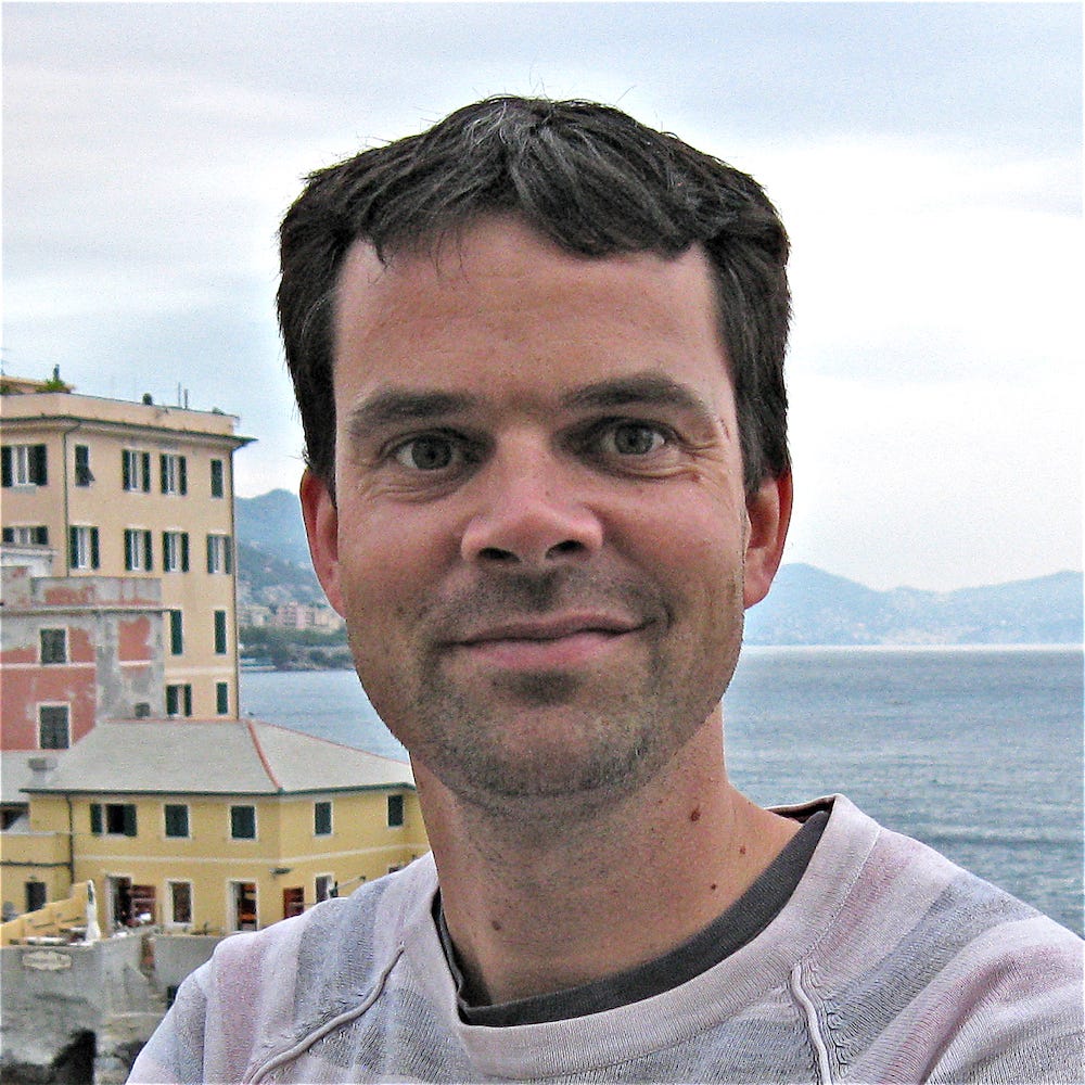 Tom Locke – Medium