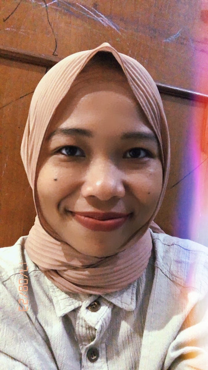 Uchie Nurul – Medium