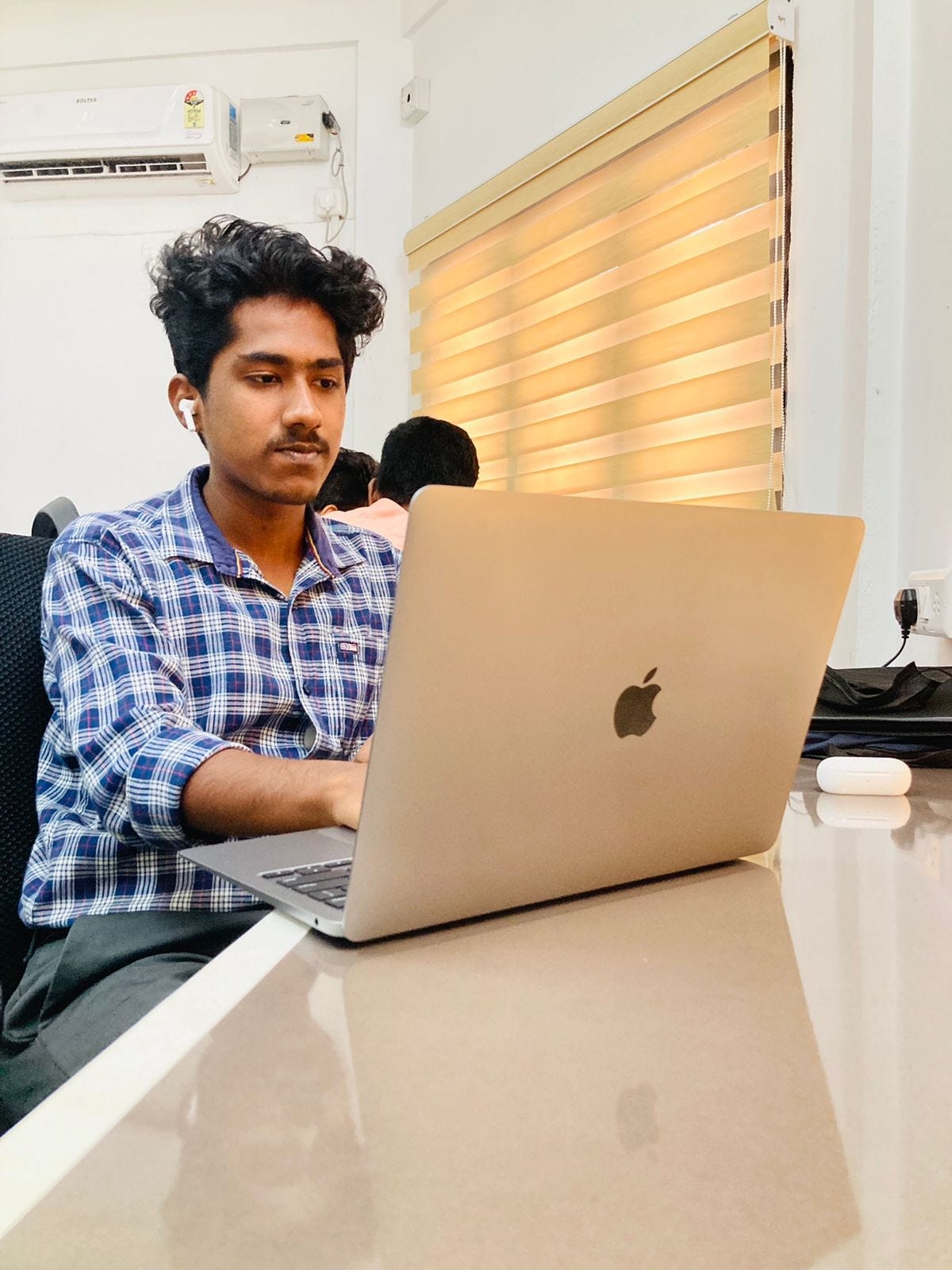 Muneer Ahamed – Medium