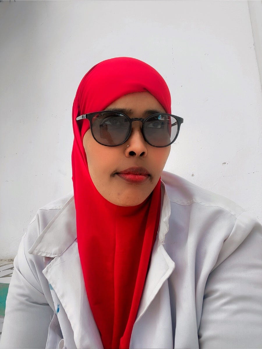 Drs Amina – Medium