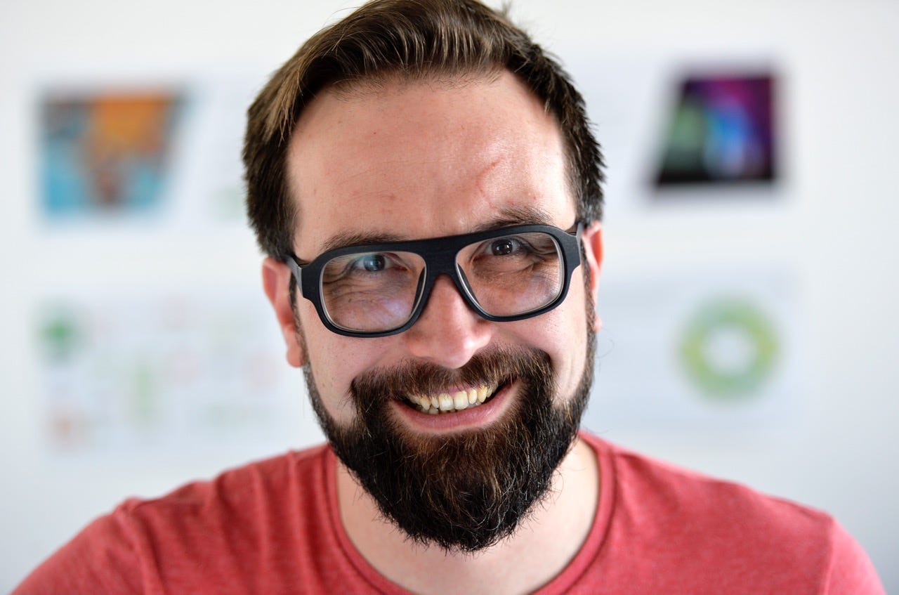 Jan Mikulin – Medium