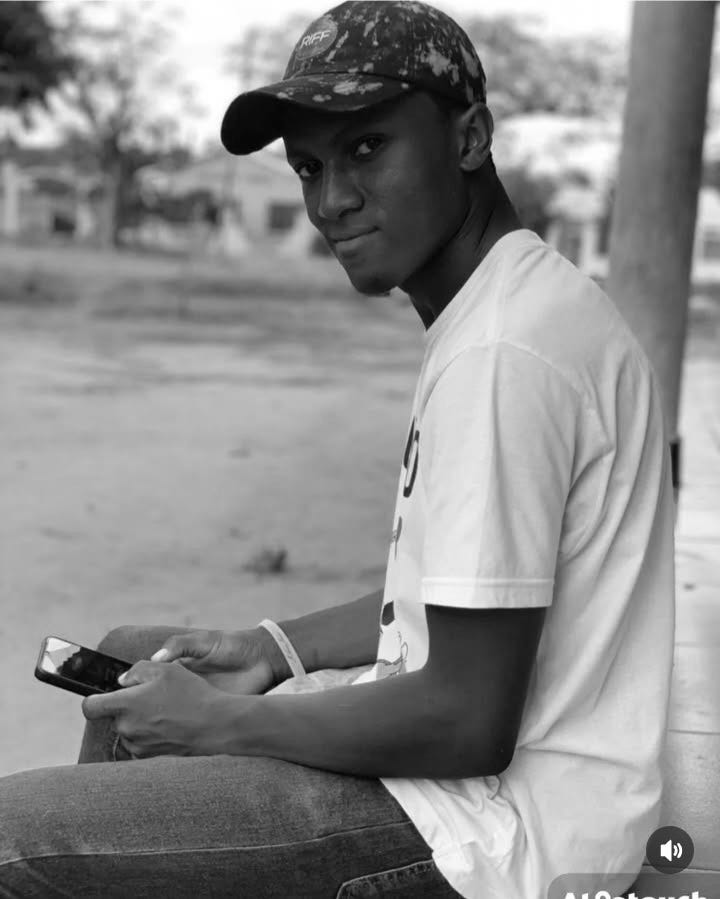 Gideon Alphonce – Medium