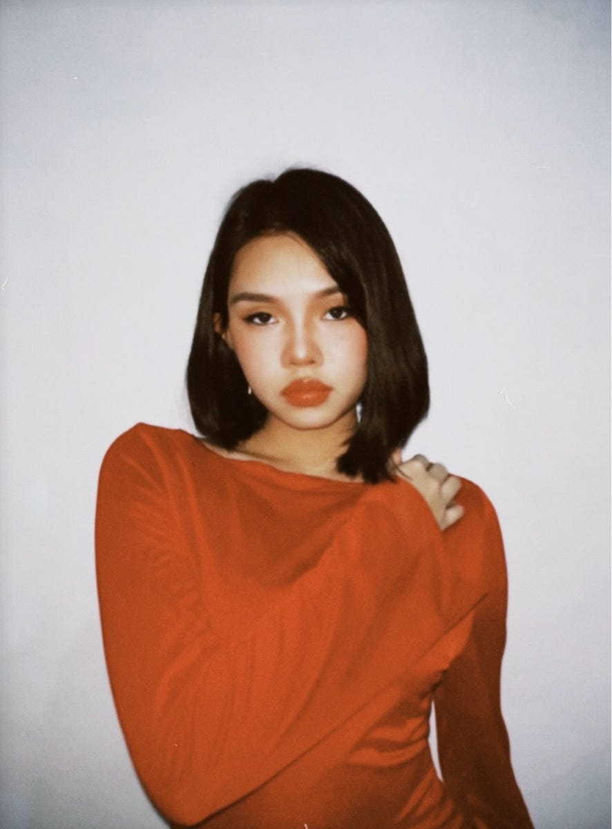 Roxanne Bernadette – Medium