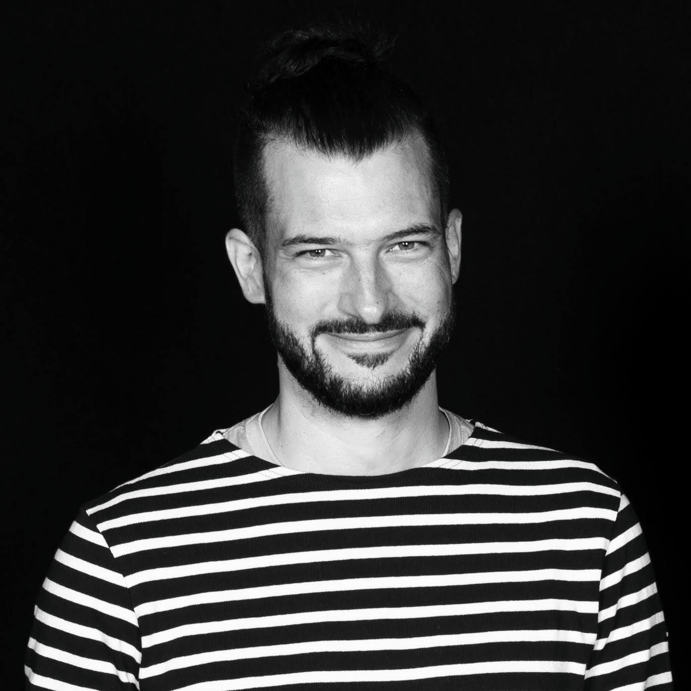 Xavier Briand – Medium