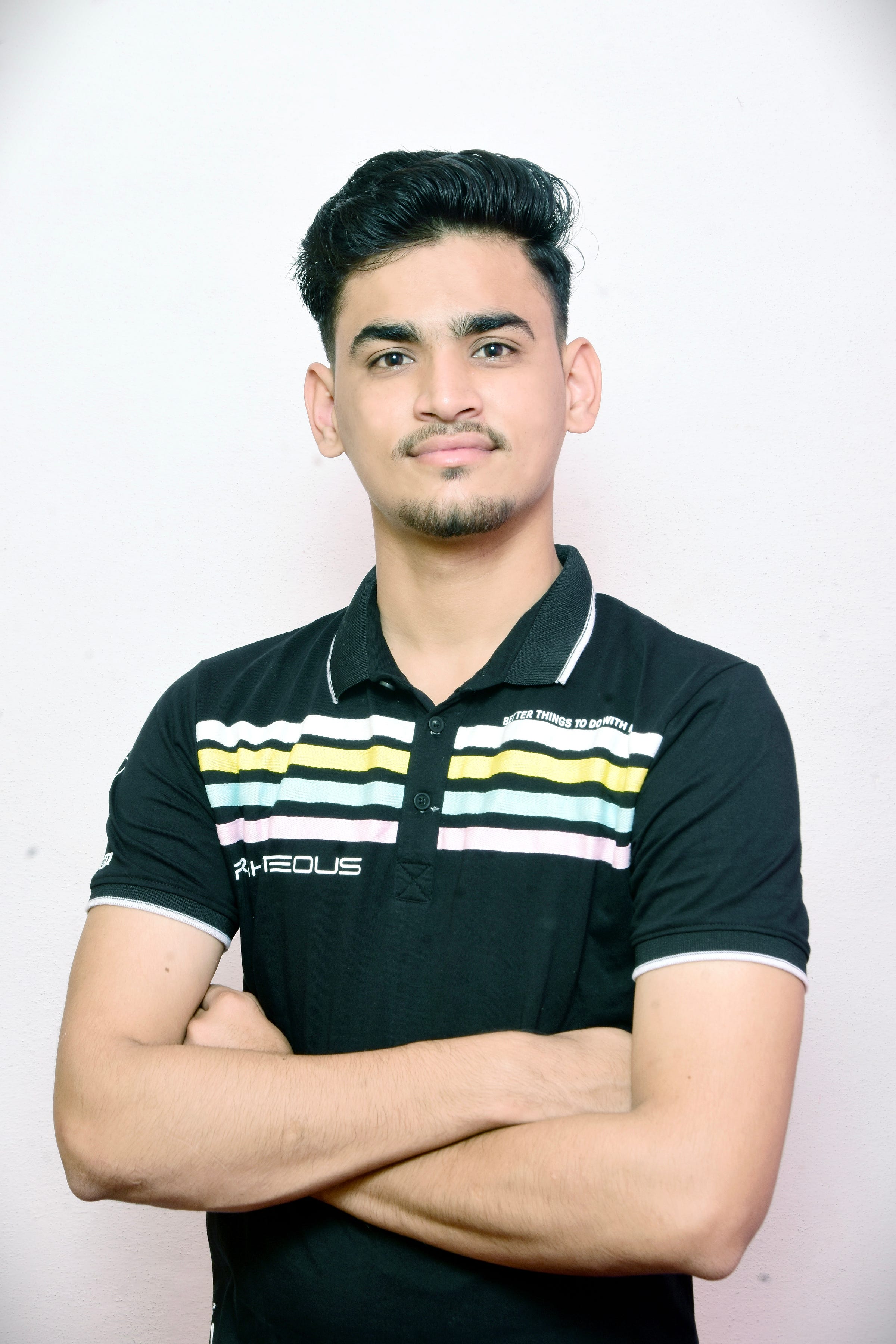 Uzer Khan – Medium