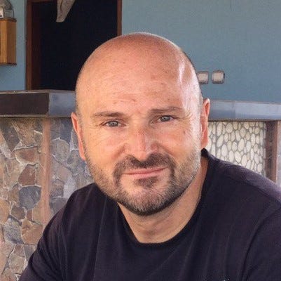 Neil Walker – Medium
