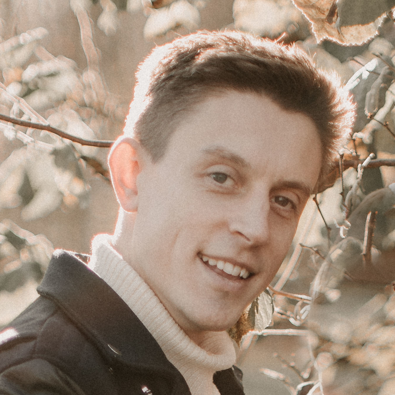 Alexander Dahlberg – Medium