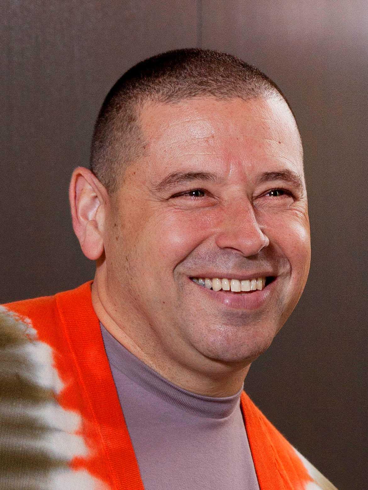 Mike Scheiner – Medium