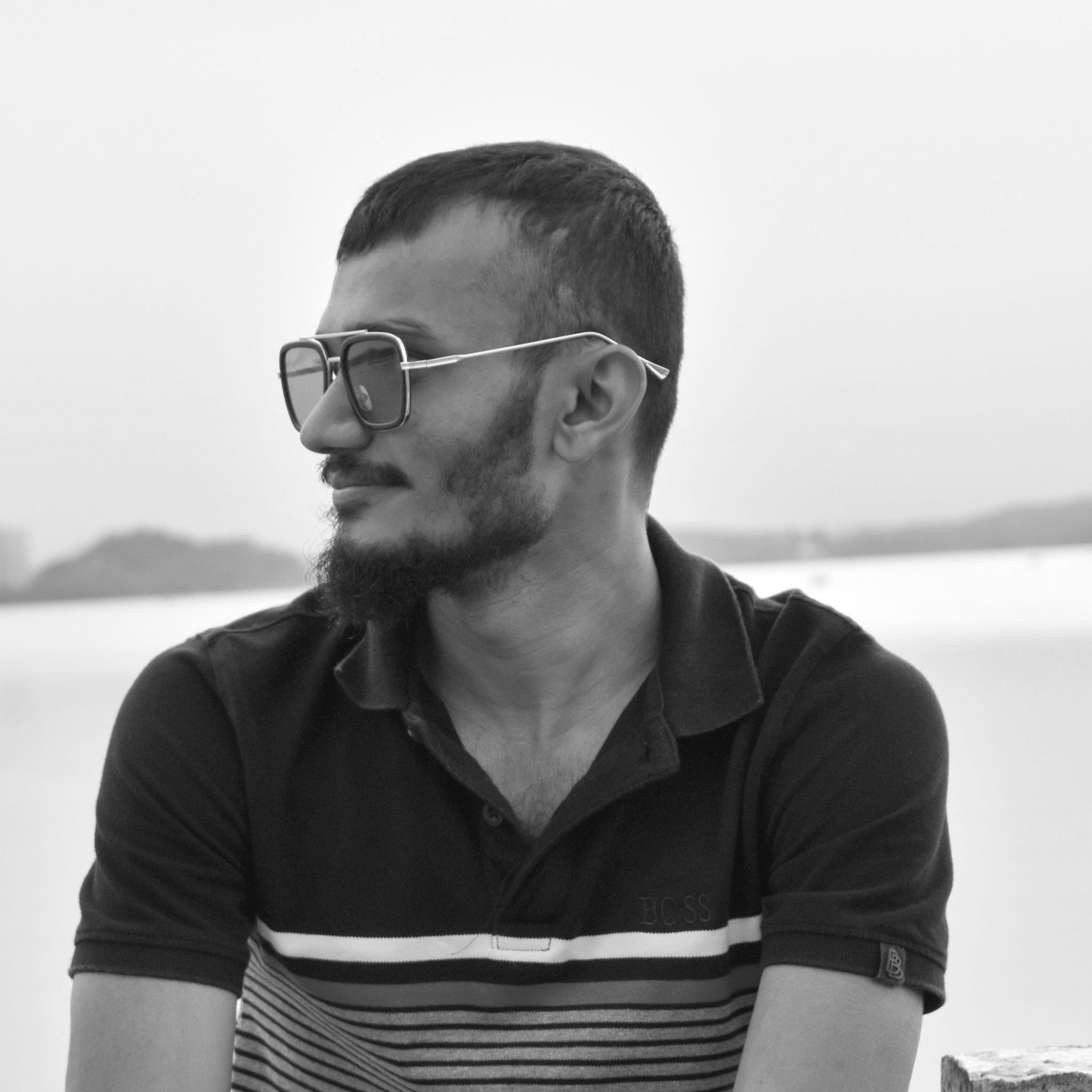 Mohamed Zakee – Medium