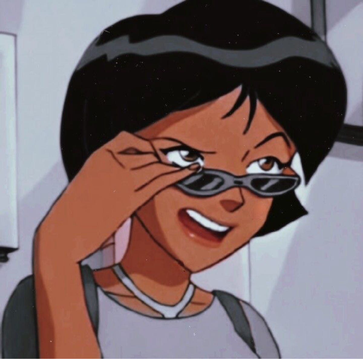 Monique McIntyre – Medium