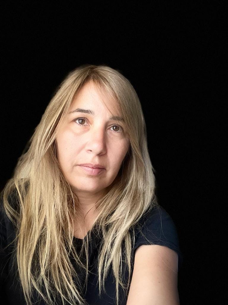 Ana Rivas – Medium