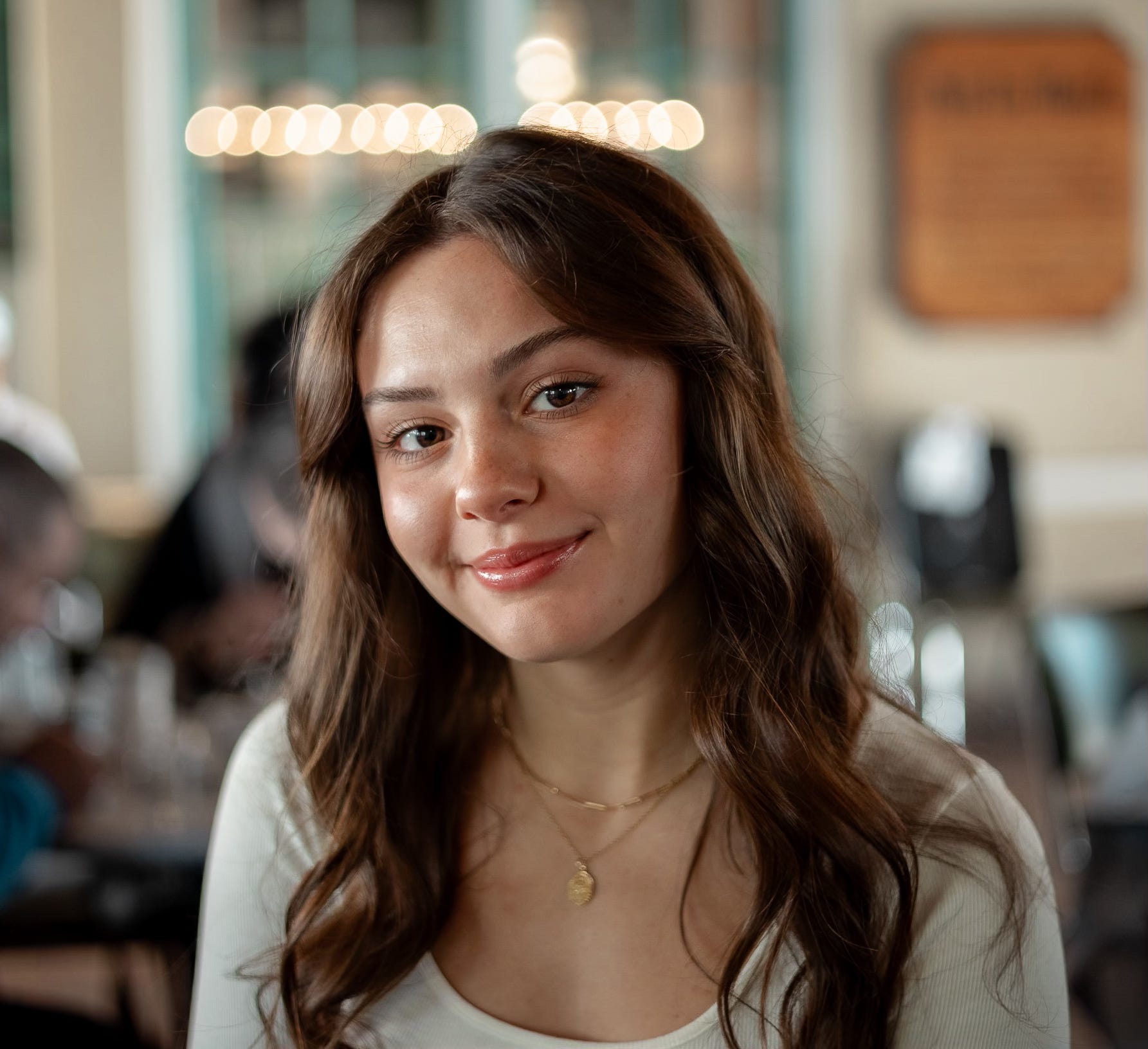 Eleyna Broms – Medium