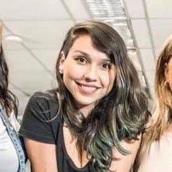 Fernanda Lopes – Medium