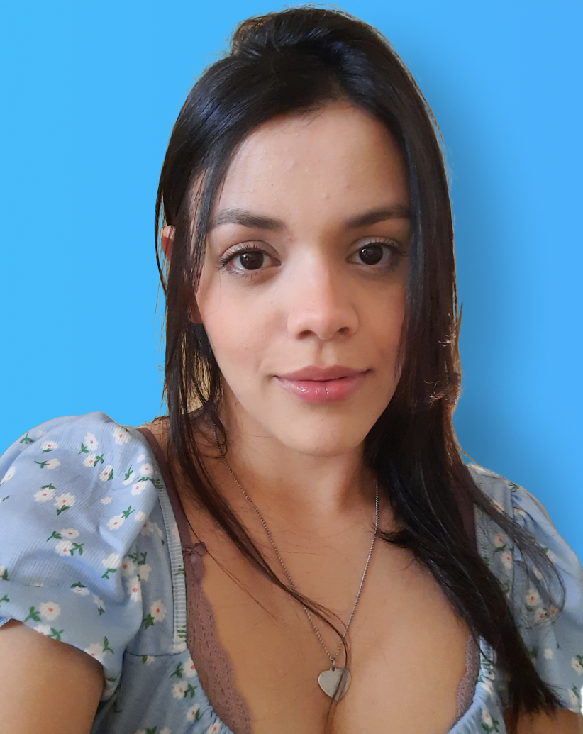 Caroline Ribeiro – Medium