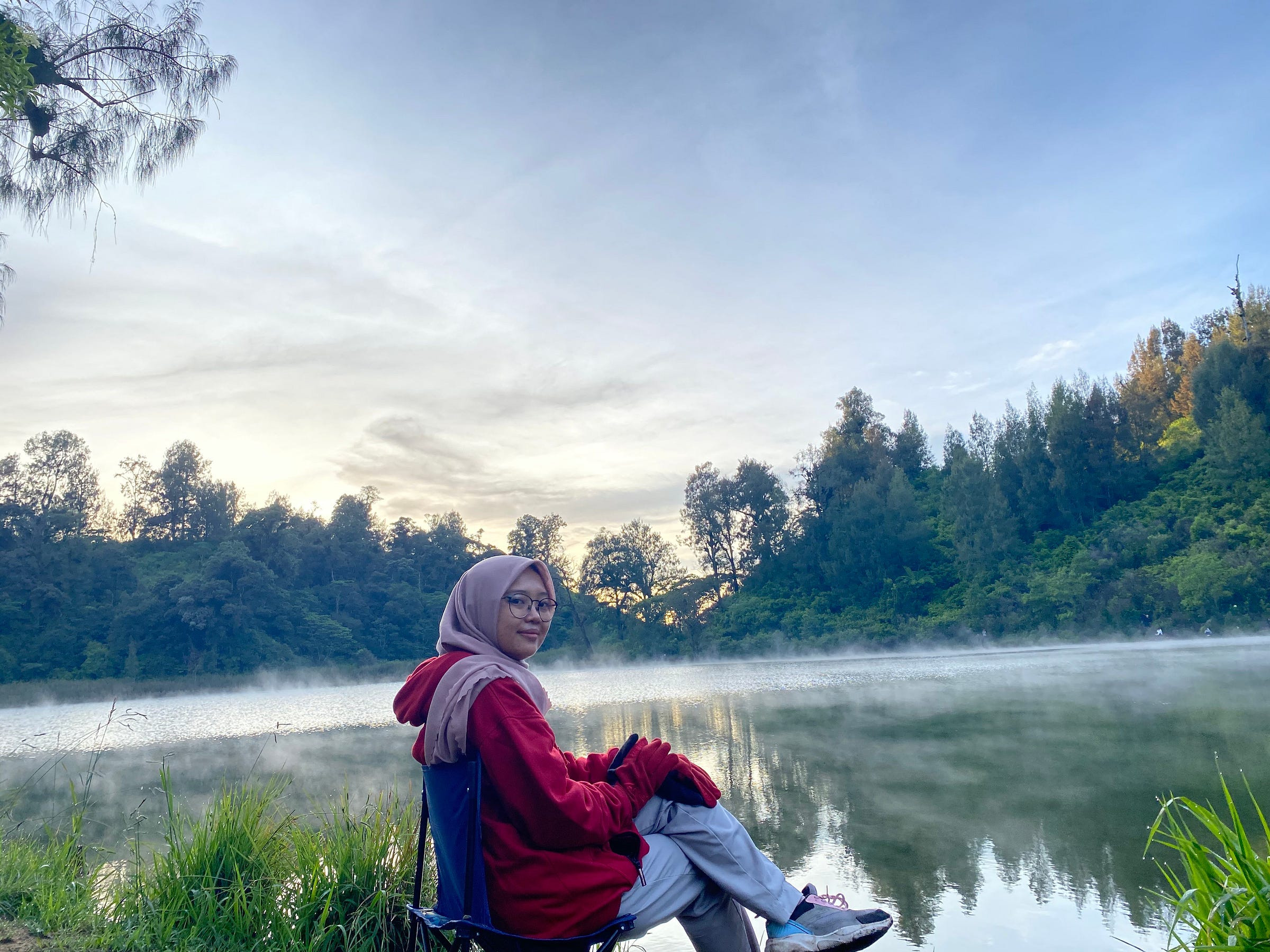 Nunky Aulya – Medium