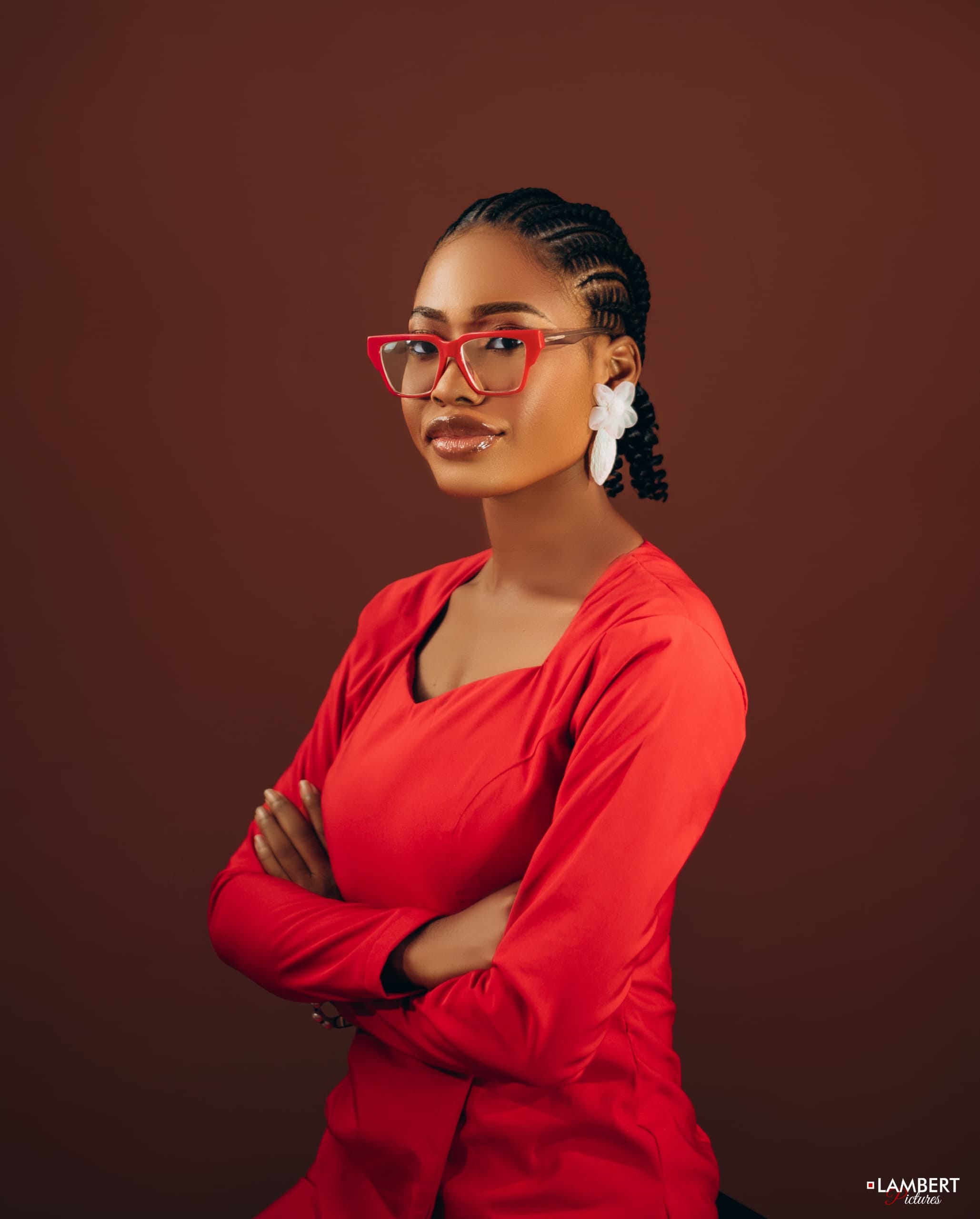 𝐓𝐇𝐄 𝐉𝐀𝐍𝐈𝐂𝐄 𝐁𝐑𝐎𝐖𝐍 – Medium