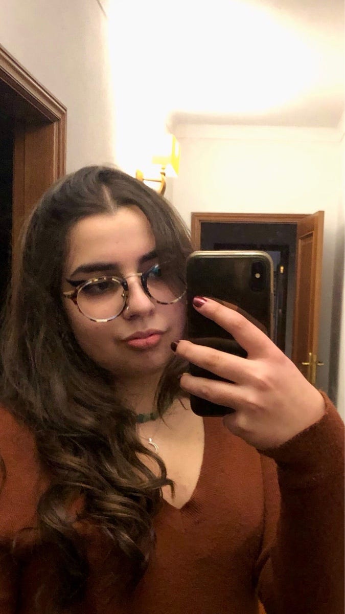 Maria Gomes – Medium