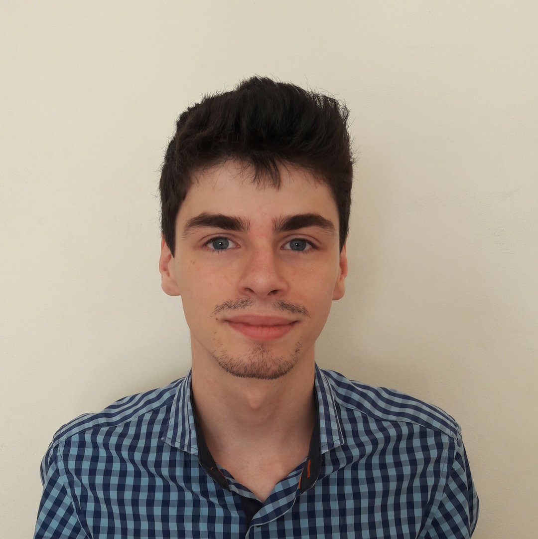 Leandro Ruiz – Medium