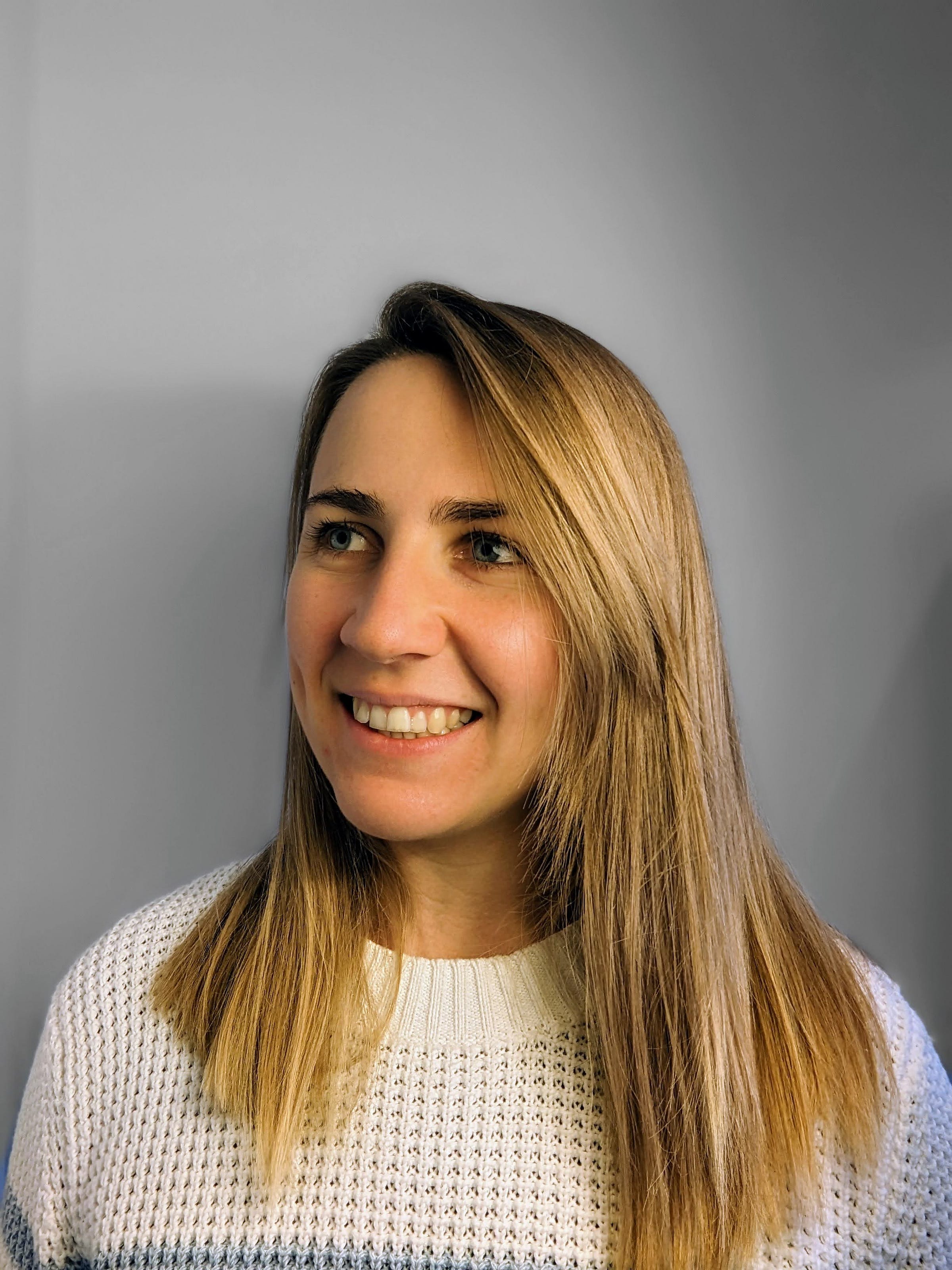 Laura Bradshaw – Medium