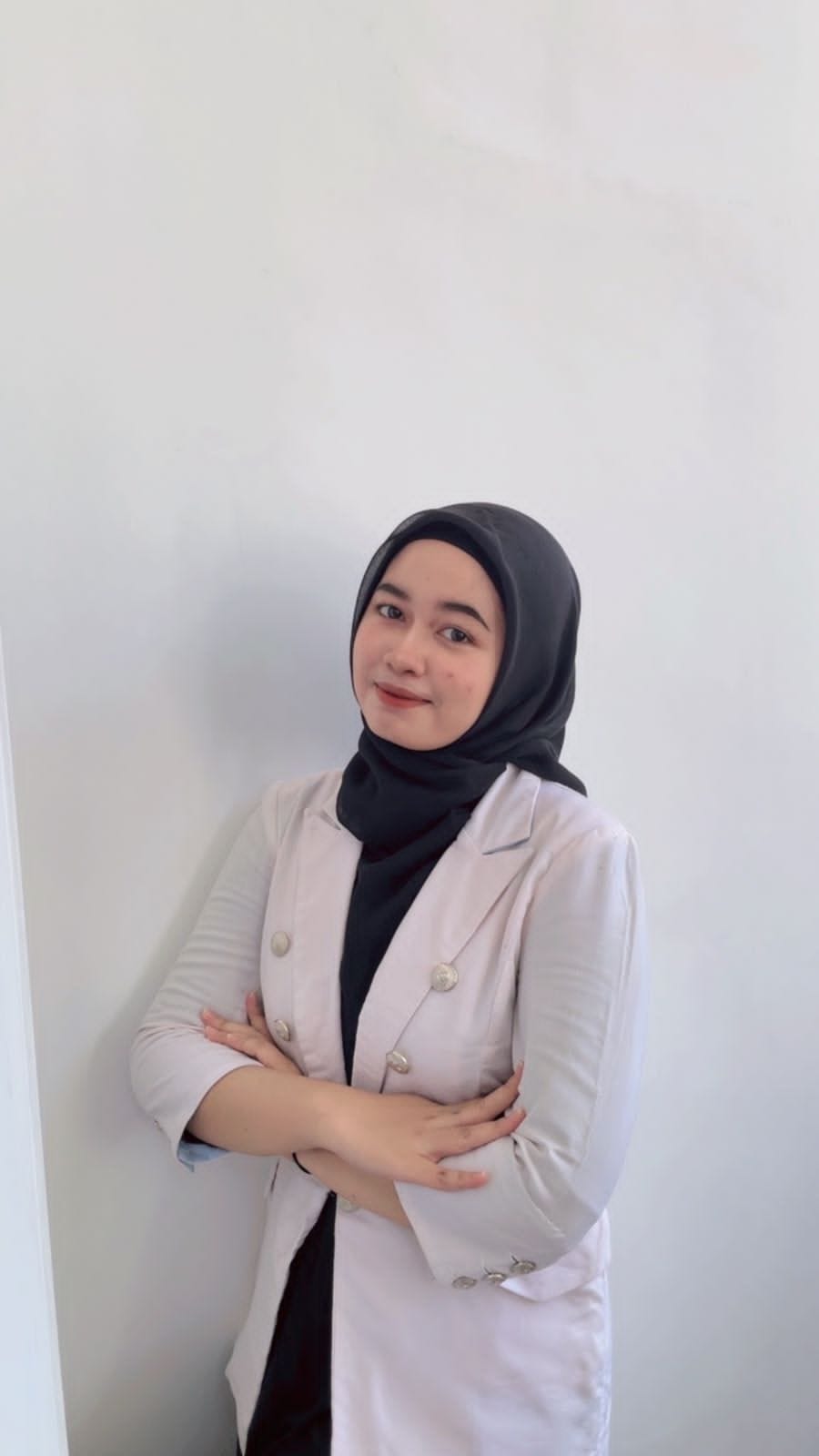 Fitri Eka Vayuni – Medium