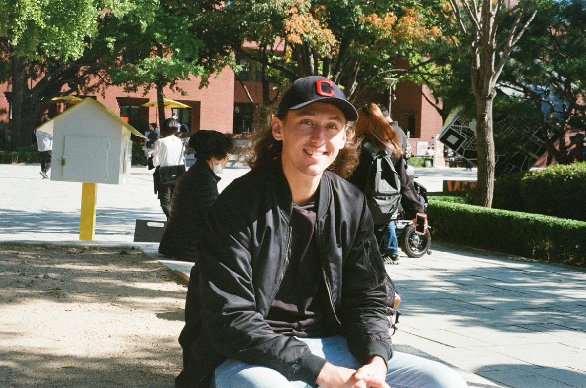 Alex Mutnansky – Medium